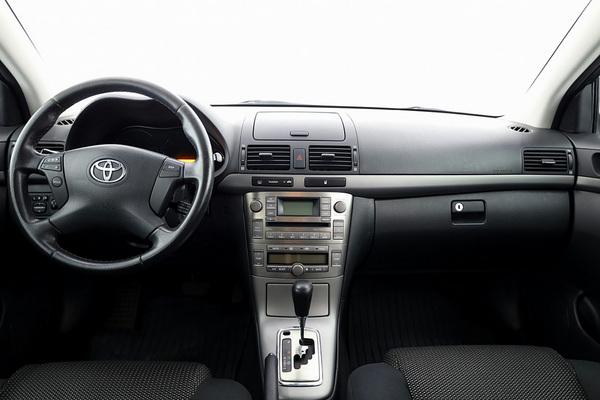 Grey Toyota Avensis 2007 in Tallinn, with an engine capacity of 2.00 L and mileage of 259 thousand km for 1499 €, photo 5 on AUTOMOTO.COM.LV