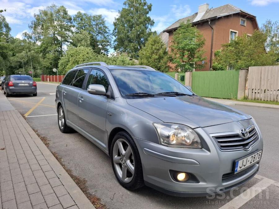 Pelēks Toyota Avensis 2007 Rīga, ar dzinēja tilpumu 2.20 L un nobraukumu 378 tūkst. km par 1680 €, foto 3 vietnē AUTOMOTO.COM.LV