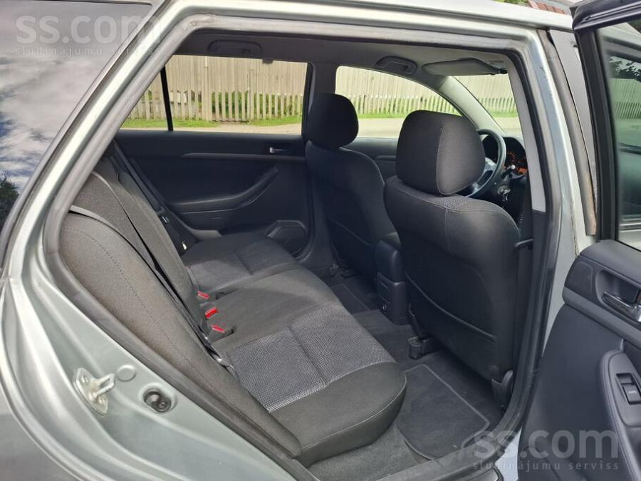 Pelēks Toyota Avensis 2007 Rīga, ar dzinēja tilpumu 2.20 L un nobraukumu 378 tūkst. km par 1680 €, foto 7 vietnē AUTOMOTO.COM.LV
