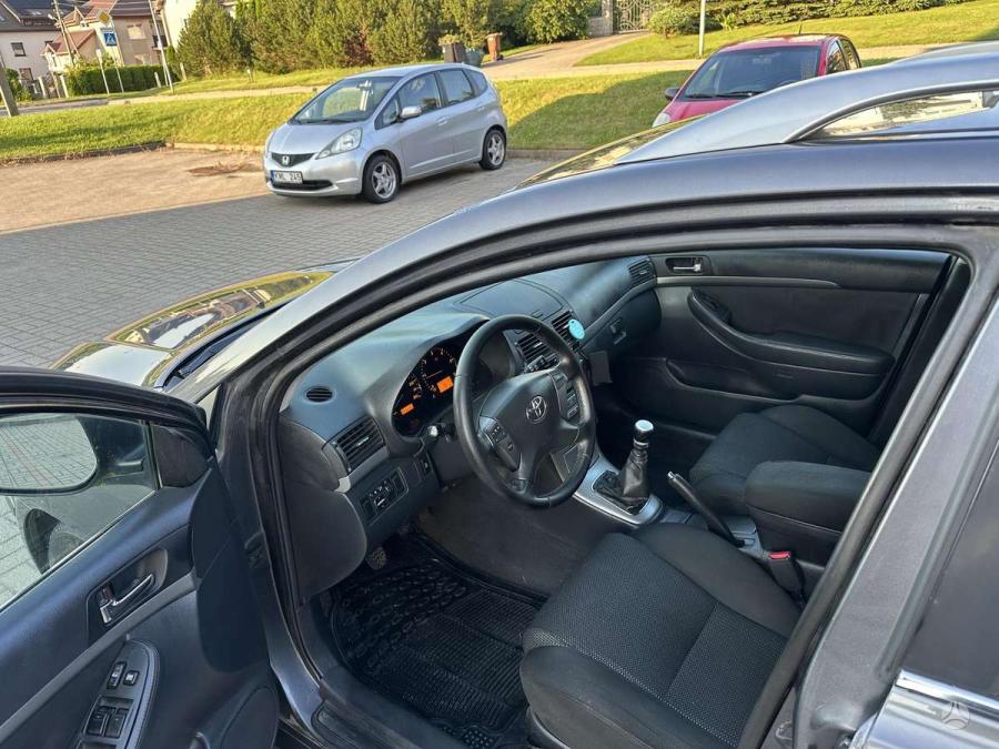 Серый Тойота Авенсис 2007 в Клайпеда, объемом двигателя 2.00 л и пробегом 345 тыс. км за 1050 €, фото 6 на AUTOMOTO.COM.LV