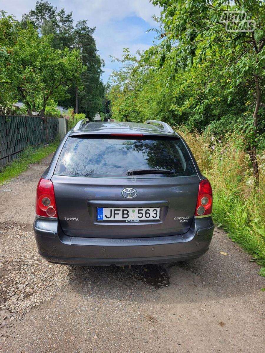Grey Toyota Avensis 2007 in Vilnius, with an engine capacity of 2.00 L and mileage of 331 thousand km for 2800 €, photo 5 on AUTOMOTO.COM.LV