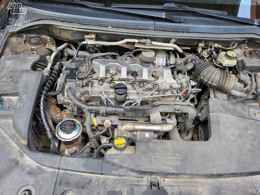 Grey Toyota Avensis 2007 in Vilnius, with an engine capacity of 2.00 L and mileage of 331 thousand km for 2800 €, photo 13 on AUTOMOTO.COM.LV
