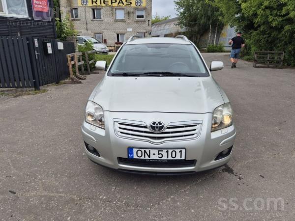 Pelēks Toyota Avensis 2007 Rīga, ar dzinēja tilpumu 2.00 L un nobraukumu 291 tūkst. km par 2590 €, foto 3 vietnē AUTOMOTO.COM.LV