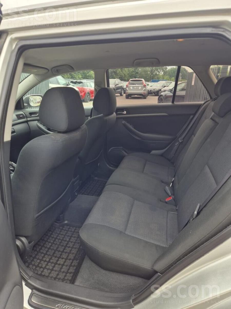 Pelēks Toyota Avensis 2007 Rīga, ar dzinēja tilpumu 2.00 L un nobraukumu 291 tūkst. km par 2590 €, foto 11 vietnē AUTOMOTO.COM.LV
