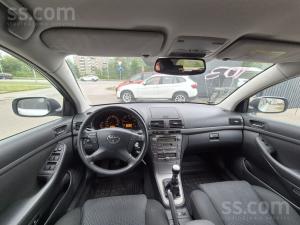 Pelēks Toyota Avensis 2007 Rīga, ar dzinēja tilpumu 2.00 L un nobraukumu 291 tūkst. km par 2590 €, foto 12 vietnē AUTOMOTO.COM.LV