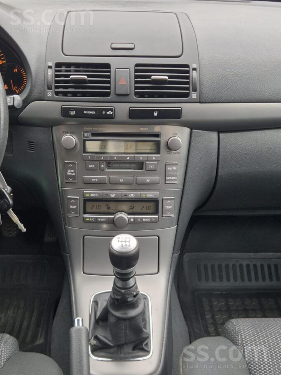 Pelēks Toyota Avensis 2007 Rīga, ar dzinēja tilpumu 2.00 L un nobraukumu 291 tūkst. km par 2590 €, foto 13 vietnē AUTOMOTO.COM.LV