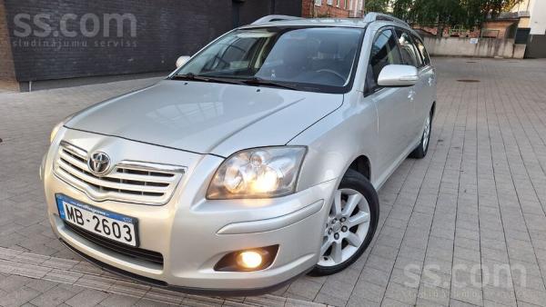 Grey Toyota Avensis 2007 in Daugavpils, with an engine capacity of 2.00 L and mileage of 325 thousand km for 2200 €, photo 1 on AUTOMOTO.COM.LV