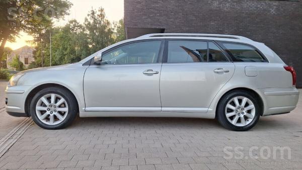 Grey Toyota Avensis 2007 in Daugavpils, with an engine capacity of 2.00 L and mileage of 325 thousand km for 2200 €, photo 6 on AUTOMOTO.COM.LV