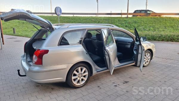 Grey Toyota Avensis 2007 in Daugavpils, with an engine capacity of 2.00 L and mileage of 325 thousand km for 2200 €, photo 10 on AUTOMOTO.COM.LV