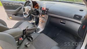 Grey Toyota Avensis 2007 in Daugavpils, with an engine capacity of 2.00 L and mileage of 325 thousand km for 2200 €, photo 13 on AUTOMOTO.COM.LV