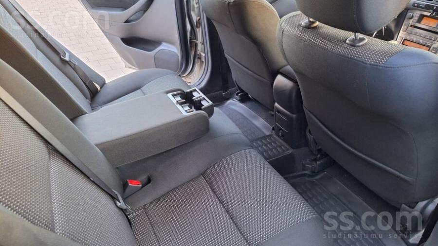 Grey Toyota Avensis 2007 in Daugavpils, with an engine capacity of 2.00 L and mileage of 325 thousand km for 2200 €, photo 14 on AUTOMOTO.COM.LV