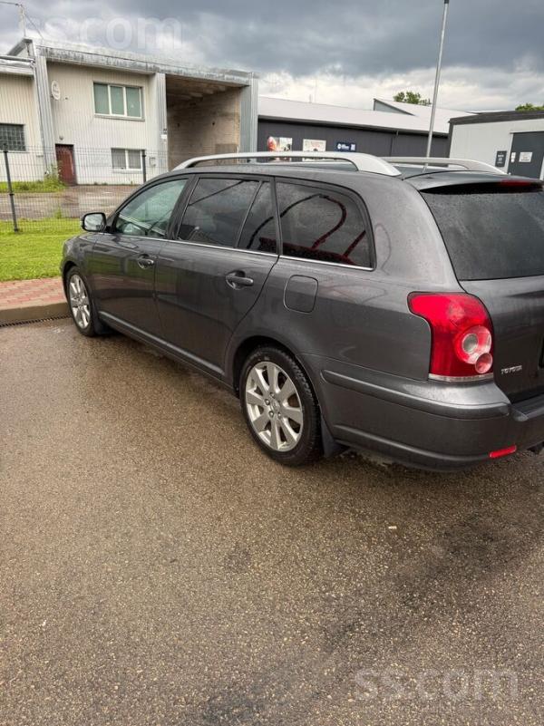 Grey Toyota Avensis 2007 in Ogre, with an engine capacity of 2.20 L and mileage of 370 thousand km for 2390 €, photo 3 on AUTOMOTO.COM.LV