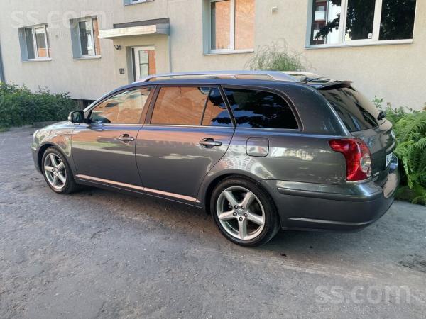 Pelēks Toyota Avensis 2007 Valmiera, ar dzinēja tilpumu 2.20 L un nobraukumu 270 tūkst. km par 3290 €, foto 1 vietnē AUTOMOTO.COM.LV