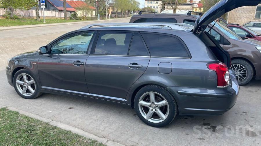 Серый Тойота Авенсис 2007 в Валмиера, объемом двигателя 2.20 л и пробегом 270 тыс. км за 3290 €, фото 7 на AUTOMOTO.COM.LV