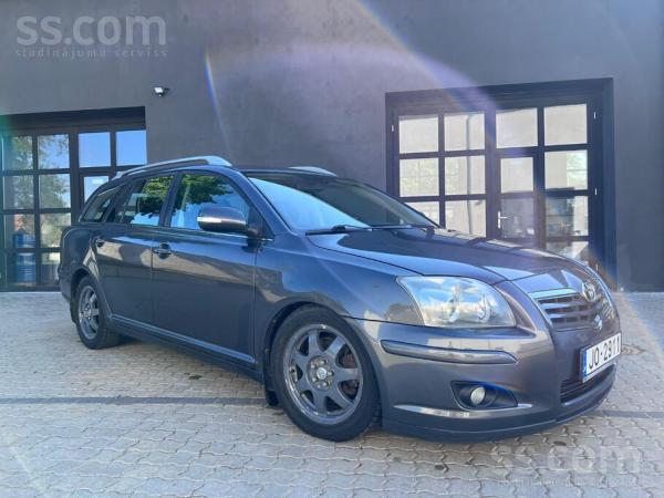 Серый Тойота Авенсис 2007 в Кулдига, объемом двигателя 2.00 л и пробегом 297 тыс. км за 1950 €, фото 2 на AUTOMOTO.COM.LV