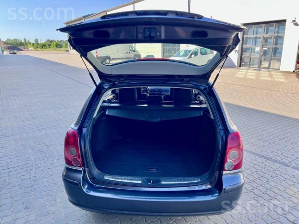 Серый Тойота Авенсис 2007 в Кулдига, объемом двигателя 2.00 л и пробегом 297 тыс. км за 1950 €, фото 7 на AUTOMOTO.COM.LV