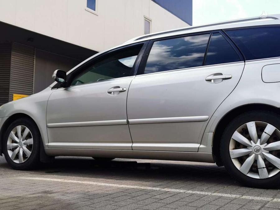 Grey Toyota Avensis 2007 in Vilnius, with an engine capacity of 1.80 L and mileage of 400 thousand km for 1450 €, photo 16 on AUTOMOTO.COM.LV