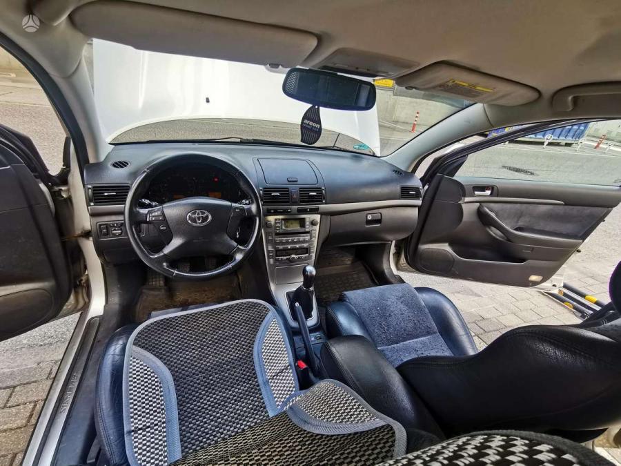 Grey Toyota Avensis 2007 in Vilnius, with an engine capacity of 1.80 L and mileage of 400 thousand km for 1450 €, photo 18 on AUTOMOTO.COM.LV