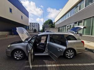 Grey Toyota Avensis 2007 in Vilnius, with an engine capacity of 1.80 L and mileage of 400 thousand km for 1450 €, photo 19 on AUTOMOTO.COM.LV