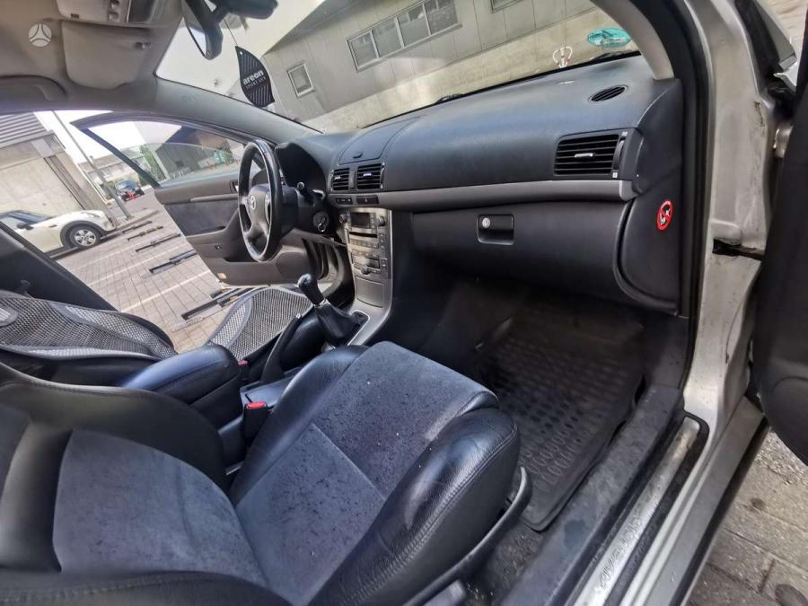 Grey Toyota Avensis 2007 in Vilnius, with an engine capacity of 1.80 L and mileage of 400 thousand km for 1450 €, photo 20 on AUTOMOTO.COM.LV