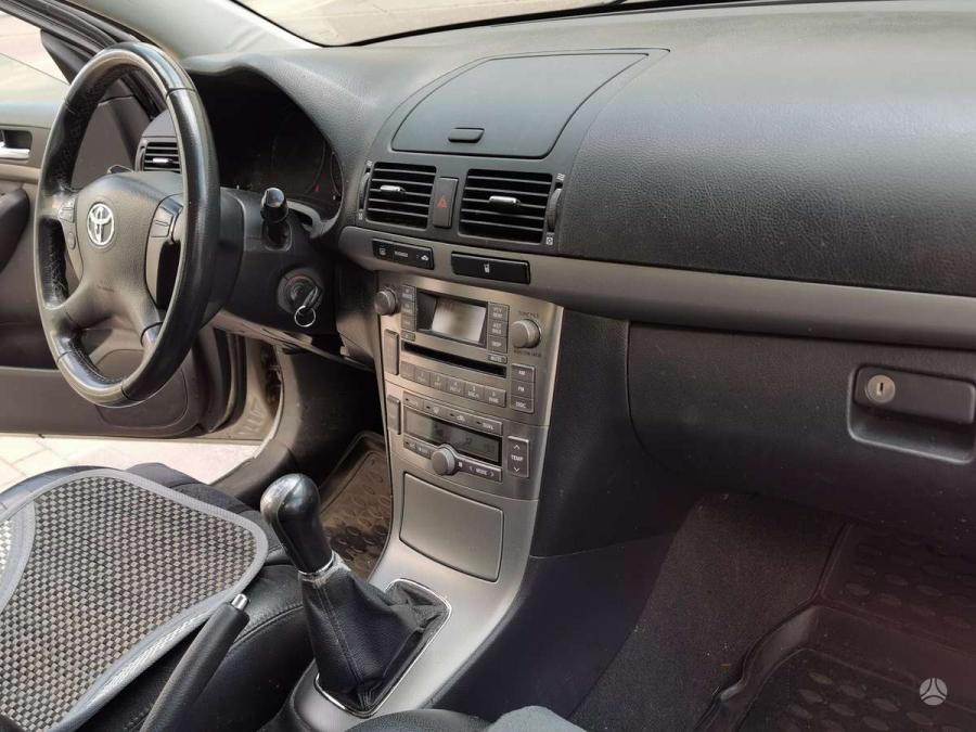 Grey Toyota Avensis 2007 in Vilnius, with an engine capacity of 1.80 L and mileage of 400 thousand km for 1450 €, photo 28 on AUTOMOTO.COM.LV