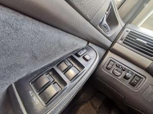 Grey Toyota Avensis 2007 in Vilnius, with an engine capacity of 1.80 L and mileage of 400 thousand km for 1450 €, photo 29 on AUTOMOTO.COM.LV