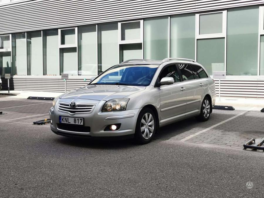 Grey Toyota Avensis 2007 in Vilnius, with an engine capacity of 1.79 L and mileage of 400 thousand km for 1300 €, photo 1 on AUTOMOTO.COM.LV