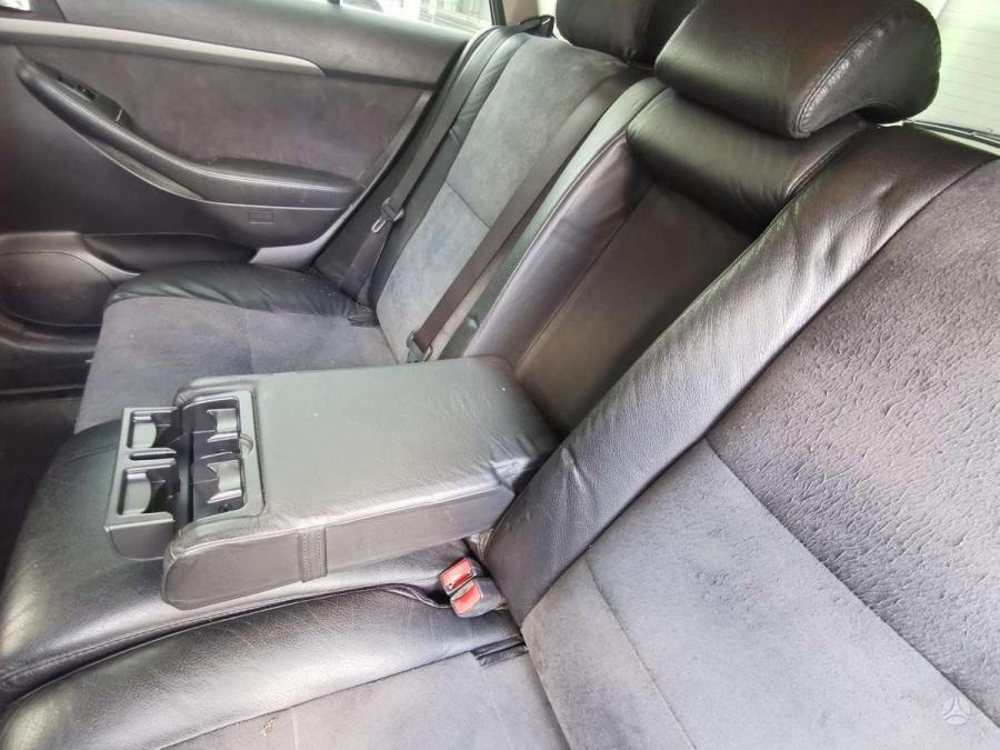 Grey Toyota Avensis 2007 in Vilnius, with an engine capacity of 1.79 L and mileage of 400 thousand km for 1300 €, photo 22 on AUTOMOTO.COM.LV