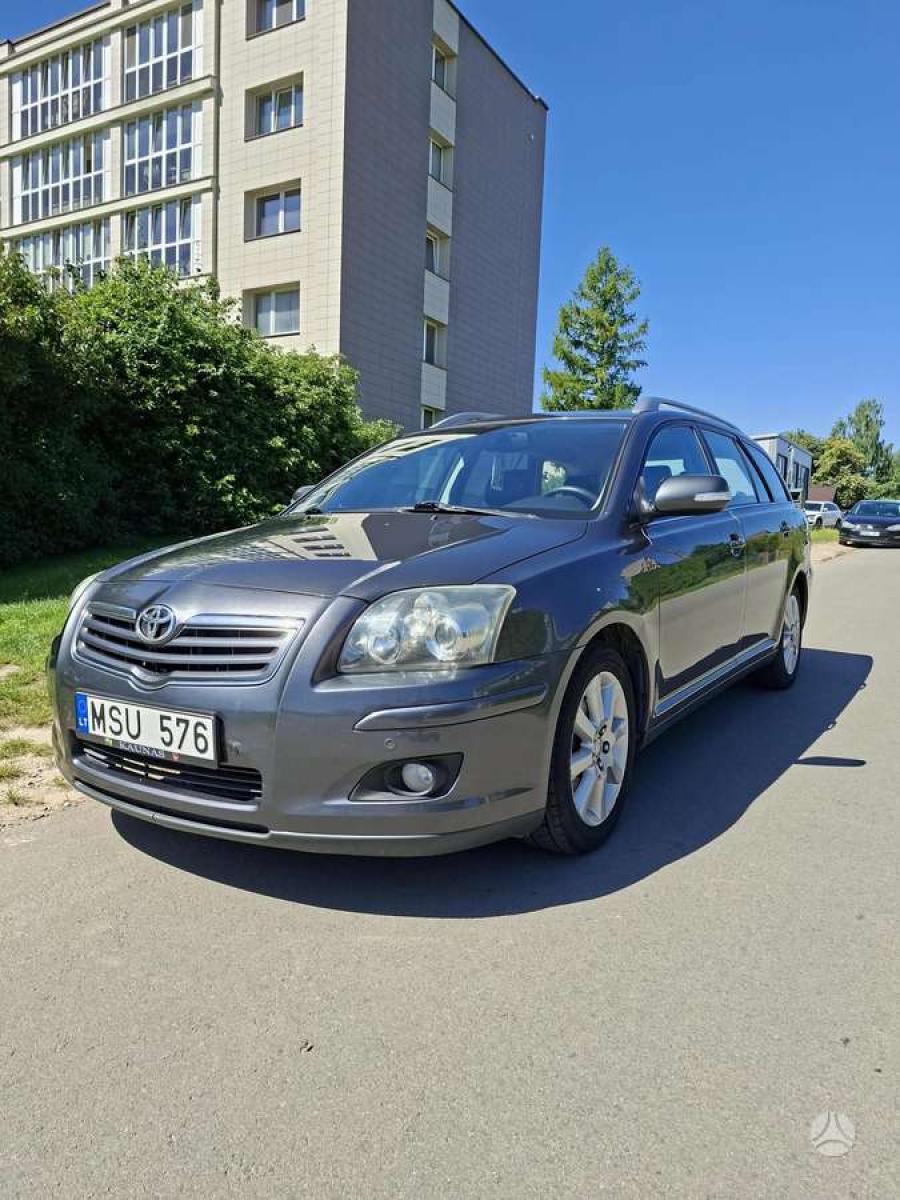 Pelēks Toyota Avensis 2007 Kauņa, ar dzinēja tilpumu 2.00 L un nobraukumu 293 tūkst. km par 1730 €, foto 1 vietnē AUTOMOTO.COM.LV