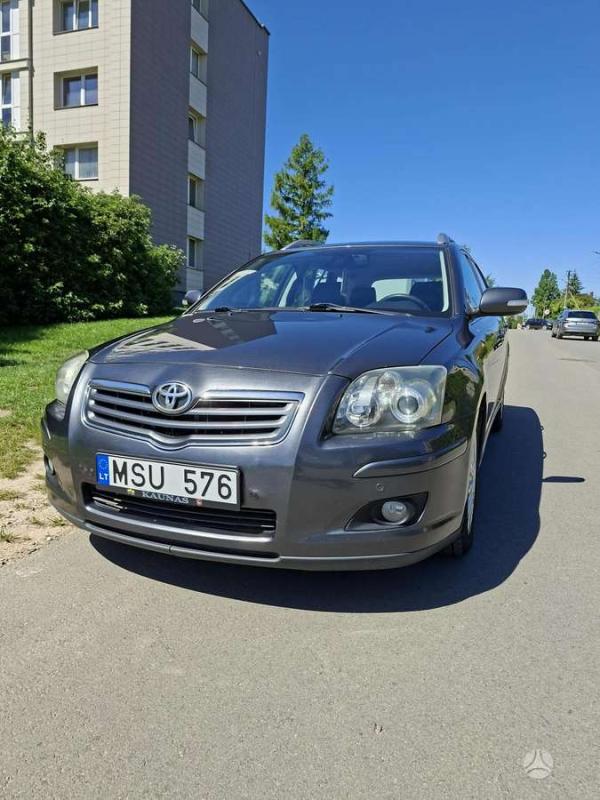 Pelēks Toyota Avensis 2007 Kauņa, ar dzinēja tilpumu 2.00 L un nobraukumu 293 tūkst. km par 1730 €, foto 2 vietnē AUTOMOTO.COM.LV