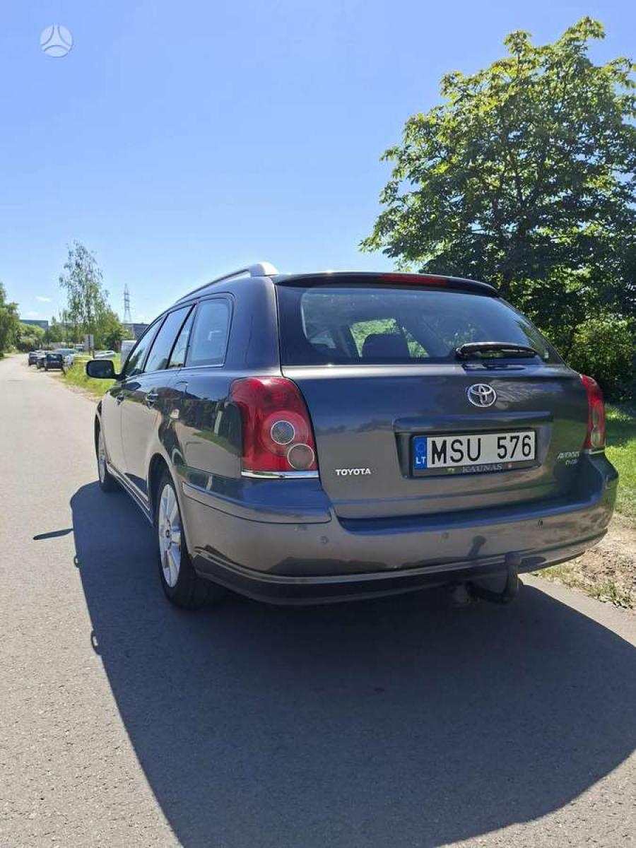 Pelēks Toyota Avensis 2007 Kauņa, ar dzinēja tilpumu 2.00 L un nobraukumu 293 tūkst. km par 1730 €, foto 4 vietnē AUTOMOTO.COM.LV