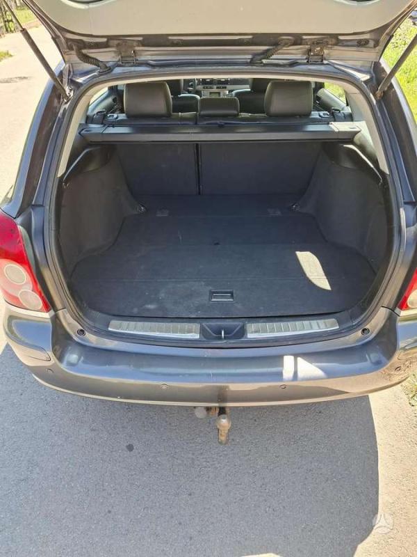 Pelēks Toyota Avensis 2007 Kauņa, ar dzinēja tilpumu 2.00 L un nobraukumu 293 tūkst. km par 1730 €, foto 4 vietnē AUTOMOTO.COM.LV