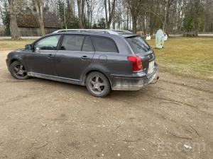 Серый Тойота Авенсис 2007 в Цесис, объемом двигателя 2.00 л и пробегом 347 тыс. км за 750 €, фото 3 на AUTOMOTO.COM.LV