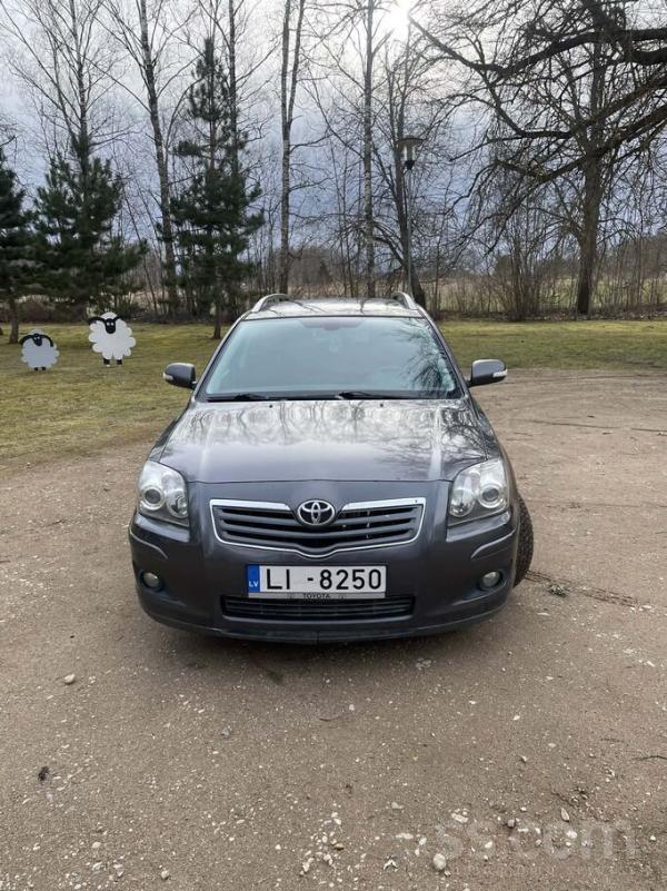 Серый Тойота Авенсис 2007 в Цесис, объемом двигателя 2.00 л и пробегом 347 тыс. км за 750 €, фото 3 на AUTOMOTO.COM.LV