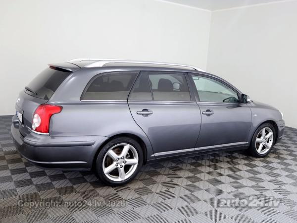 Pelēks Toyota Avensis 2007 Tallina, ar dzinēja tilpumu 2.20 L un nobraukumu 208 tūkst. km par 1799 €, foto 3 vietnē AUTOMOTO.COM.LV