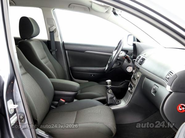 Pelēks Toyota Avensis 2007 Tallina, ar dzinēja tilpumu 2.20 L un nobraukumu 208 tūkst. km par 1799 €, foto 6 vietnē AUTOMOTO.COM.LV