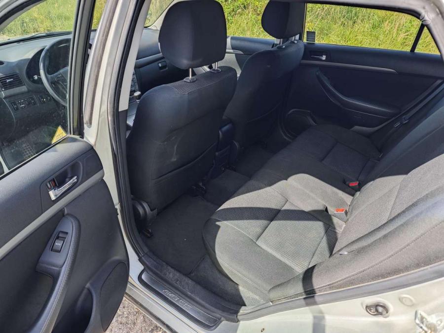 Pelēks Toyota Avensis 2007 Šauļi, ar dzinēja tilpumu 2.00 L un nobraukumu 335 tūkst. km par 2000 €, foto 11 vietnē AUTOMOTO.COM.LV