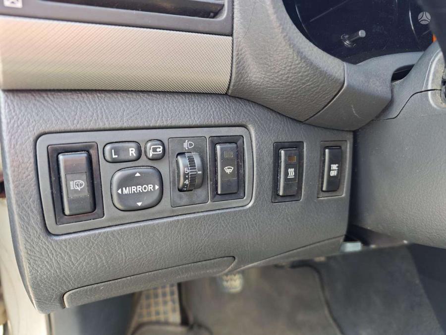 Pelēks Toyota Avensis 2007 Šauļi, ar dzinēja tilpumu 2.00 L un nobraukumu 335 tūkst. km par 2000 €, foto 16 vietnē AUTOMOTO.COM.LV