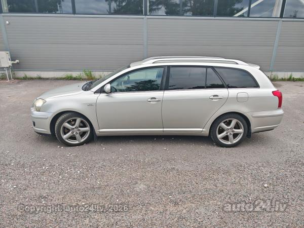Серый Тойота Авенсис 2007 в Кейла, объемом двигателя 2.20 л и пробегом 307 тыс. км за 1990 €, фото 4 на AUTOMOTO.COM.LV