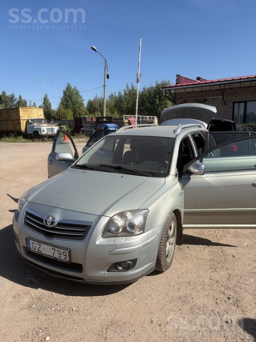 Серый Тойота Авенсис 2007 в Даугавпилс, объемом двигателя 2.20 л и пробегом 380 тыс. км за 600 €, фото 1 на AUTOMOTO.COM.LV