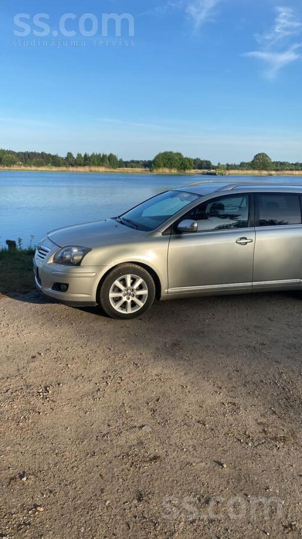 Grey Toyota Avensis 2007 in Jurmala, with an engine capacity of 2.00 L and mileage of 496 thousand km for 1350 €, photo 1 on AUTOMOTO.COM.LV