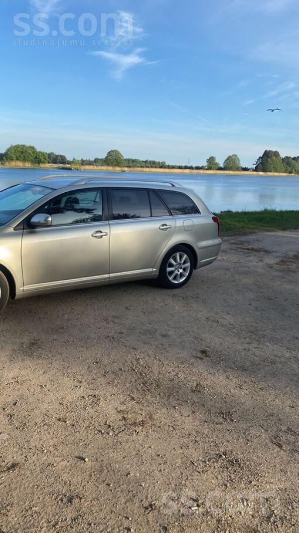 Grey Toyota Avensis 2007 in Jurmala, with an engine capacity of 2.00 L and mileage of 496 thousand km for 1350 €, photo 3 on AUTOMOTO.COM.LV