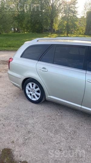 Grey Toyota Avensis 2007 in Jurmala, with an engine capacity of 2.00 L and mileage of 496 thousand km for 1350 €, photo 5 on AUTOMOTO.COM.LV