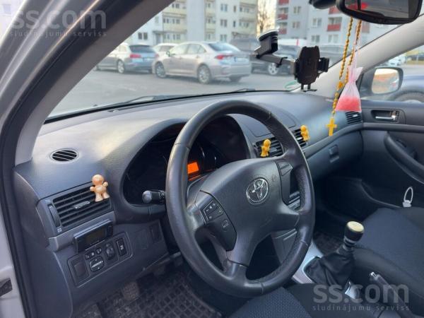 Grey Toyota Avensis 2007 in Riga, with an engine capacity of 2.00 L and mileage of 330 thousand km for 1000 €, photo 6 on AUTOMOTO.COM.LV