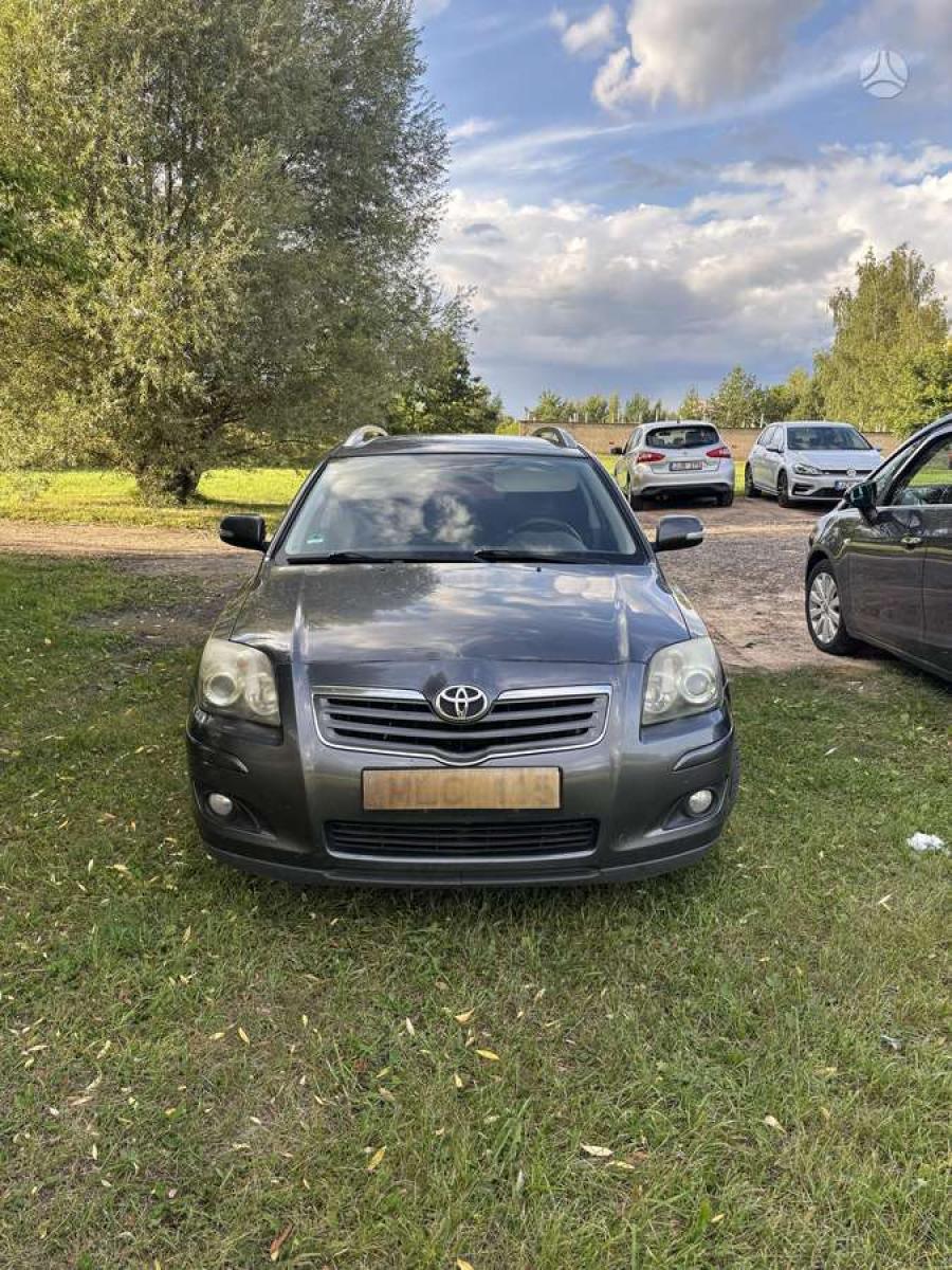 Pelēks Toyota Avensis 2007 Panevēža, ar dzinēja tilpumu 2.00 L un nobraukumu 296 tūkst. km par 2400 €, foto 1 vietnē AUTOMOTO.COM.LV