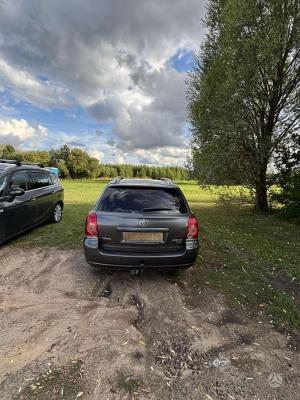 Pelēks Toyota Avensis 2007 Panevēža, ar dzinēja tilpumu 2.00 L un nobraukumu 296 tūkst. km par 2400 €, foto 3 vietnē AUTOMOTO.COM.LV