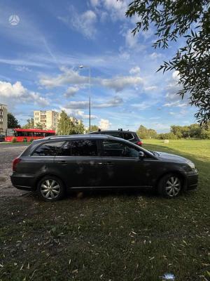 Pelēks Toyota Avensis 2007 Panevēža, ar dzinēja tilpumu 2.00 L un nobraukumu 296 tūkst. km par 2400 €, foto 4 vietnē AUTOMOTO.COM.LV