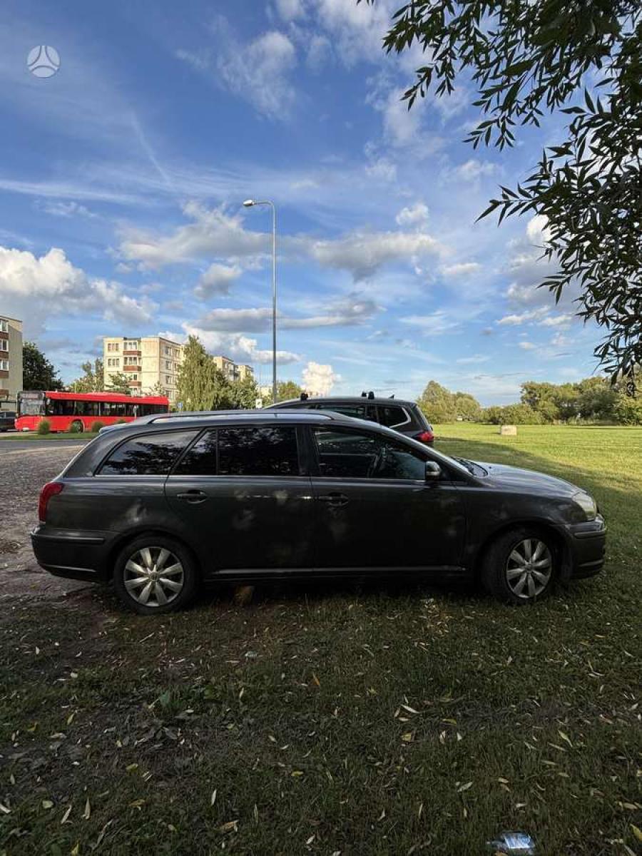 Pelēks Toyota Avensis 2007 Panevēža, ar dzinēja tilpumu 2.00 L un nobraukumu 296 tūkst. km par 2400 €, foto 4 vietnē AUTOMOTO.COM.LV
