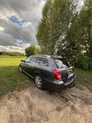 Pelēks Toyota Avensis 2007 Panevēža, ar dzinēja tilpumu 2.00 L un nobraukumu 296 tūkst. km par 2400 €, foto 5 vietnē AUTOMOTO.COM.LV