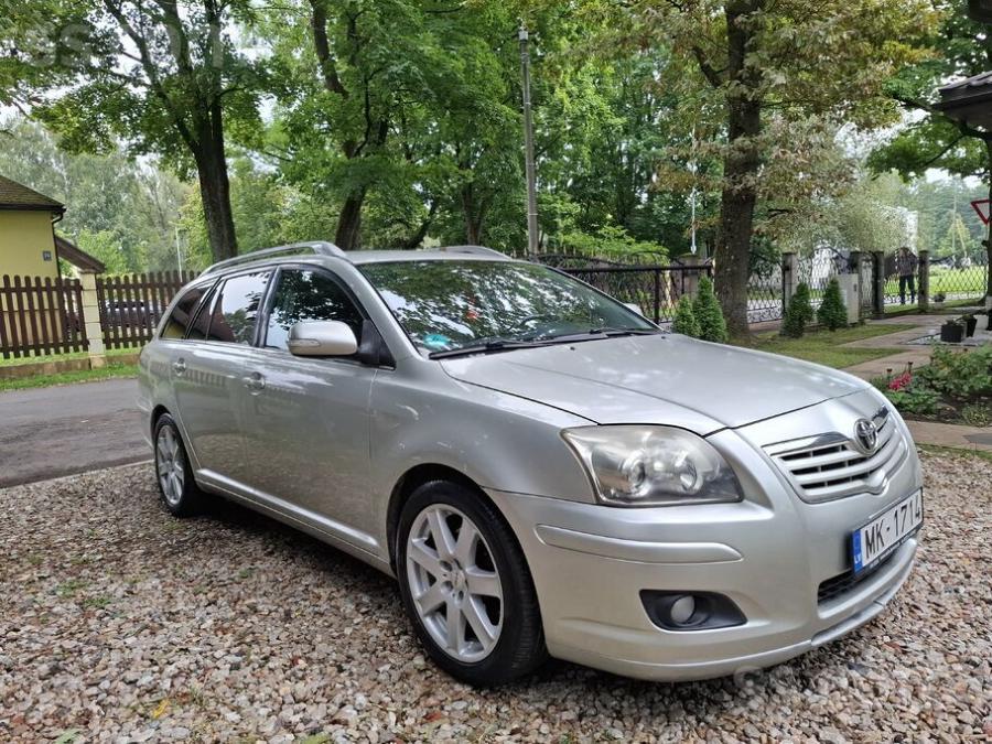 Pelēks Toyota Avensis 2007 Rīga, ar dzinēja tilpumu 2.20 L un nobraukumu 365 tūkst. km par 1480 €, foto 1 vietnē AUTOMOTO.COM.LV